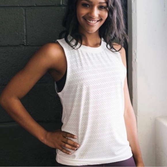 ZYIA | Tops | Zyia Active Sleeveless White Mesh Tank Womens Athletic ...